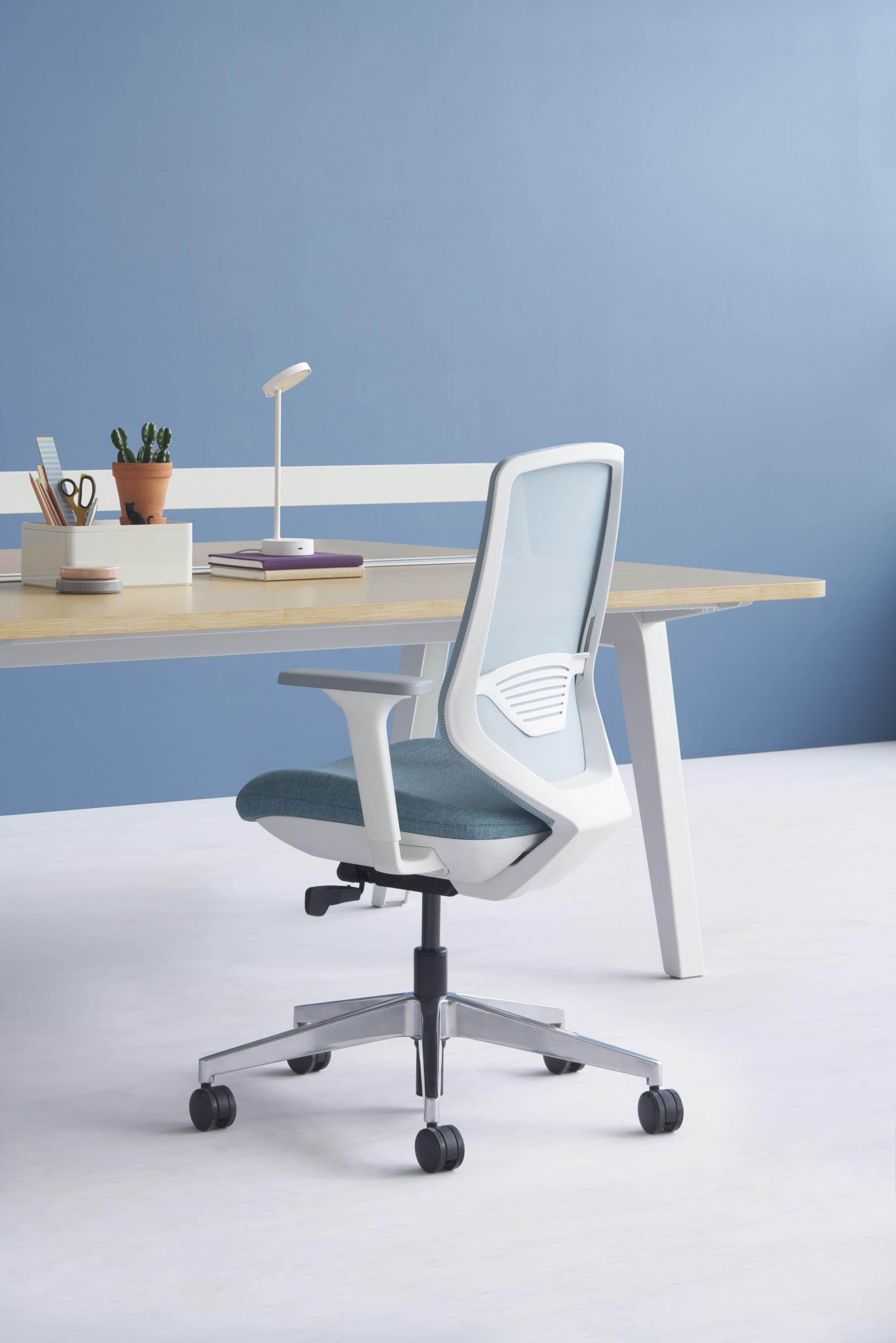 POSH Express 2 Product Images - Office Chairs - Herman Miller