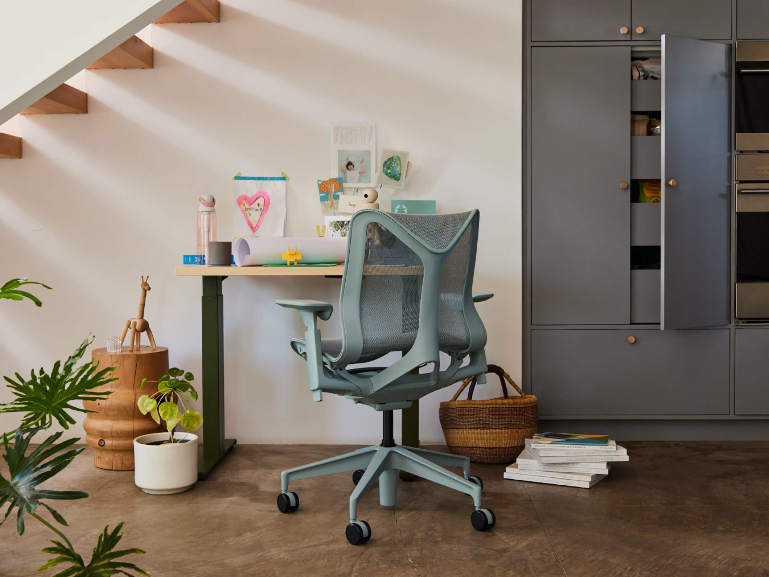 Herman Miller - Modern Furniture for the Office and Home
